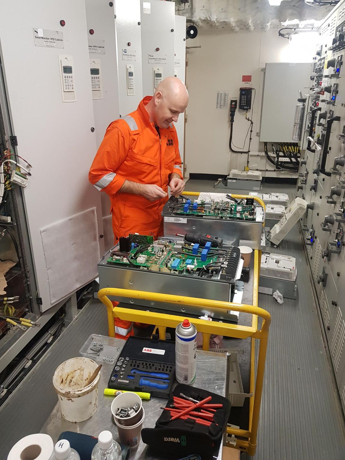 Frank van Delden on LinkedIn: #abb #service #marine #frequencydrives # ... Frank van Delden on LinkedIn: #abb #service #marine #frequencydrives # ...