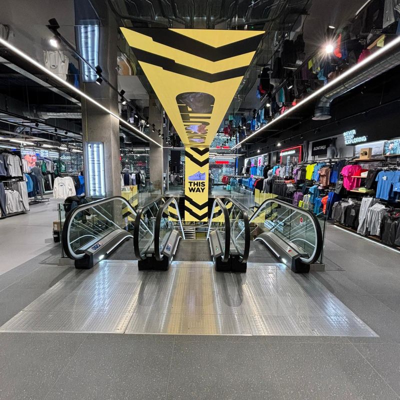 Prolight Design on LinkedIn: #retaillighting #lightingdesign Prolight Design on LinkedIn: #retaillighting #lightingdesign