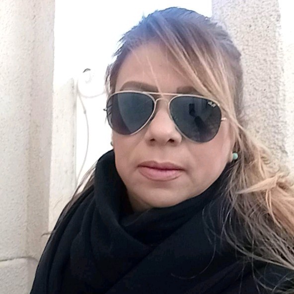 Feriel Farhani - Responsable de billetterie - La compagnie aérienne ... Feriel Farhani - Responsable de billetterie - La compagnie aérienne ...