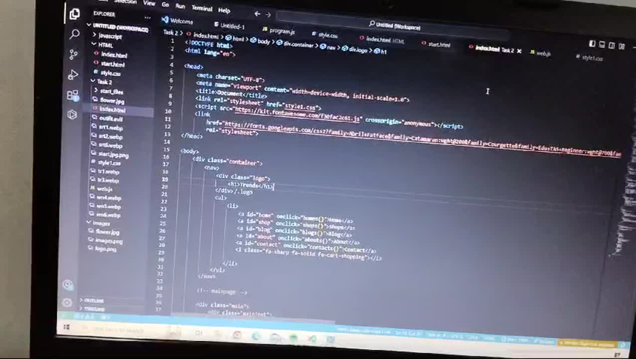Prachi Anand on LinkedIn: #webdev #ecommerce #html #task2 #css # ... Prachi Anand on LinkedIn: #webdev #ecommerce #html #task2 #css # ...