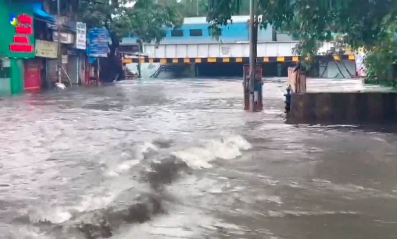 CNBC-TV18 on LinkedIn: Mumbai Rains LIVE Updates | IMD issues orange ... CNBC-TV18 on LinkedIn: Mumbai Rains LIVE Updates | IMD issues orange ...