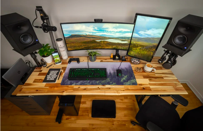 Benefits of a Dual Monitor Setup for Work & Gaming Benefits of a Dual Monitor Setup for Work & Gaming