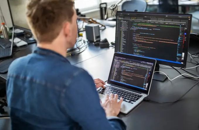 Behind the Scenes: Interpreters vs. Compilers in Programming Behind the Scenes: Interpreters vs. Compilers in Programming