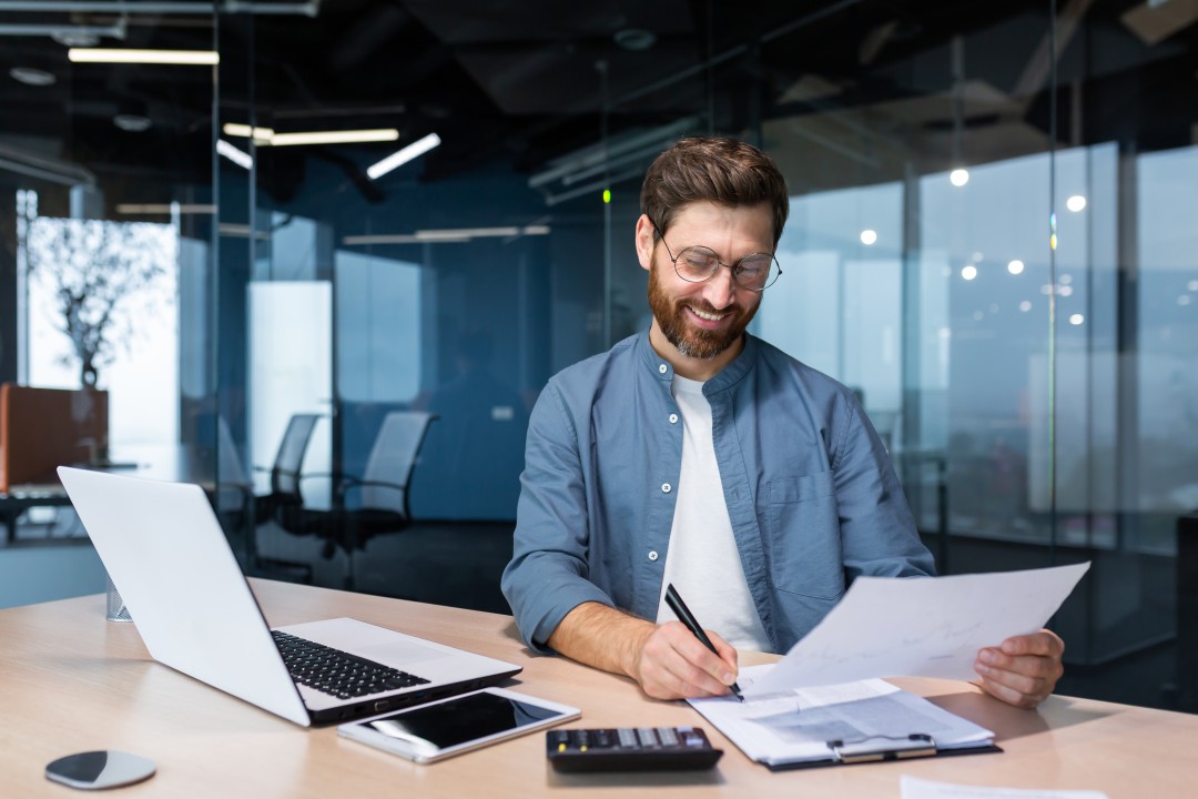 Reflect, Refocus, Succeed: Nailing Your Mid-Year Review Reflect, Refocus, Succeed: Nailing Your Mid-Year Review