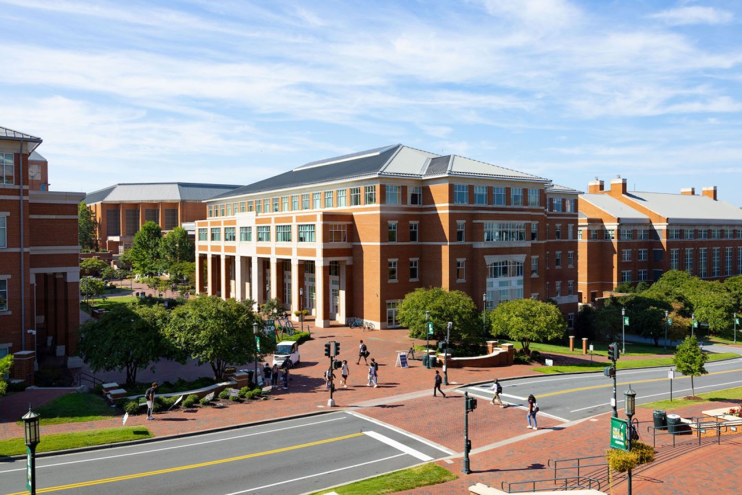UNC Charlotte Now Among Top 100 Public Universities in U.S. UNC Charlotte Now Among Top 100 Public Universities in U.S.