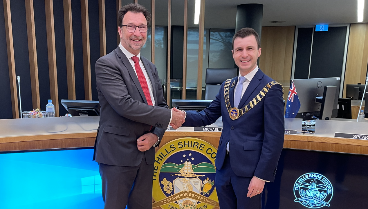 MAYORAL MINUTE NO 25/2022 - FAREWELL AND THANK YOU TO STEWART SEALE MAYORAL MINUTE NO 25/2022 - FAREWELL AND THANK YOU TO STEWART SEALE