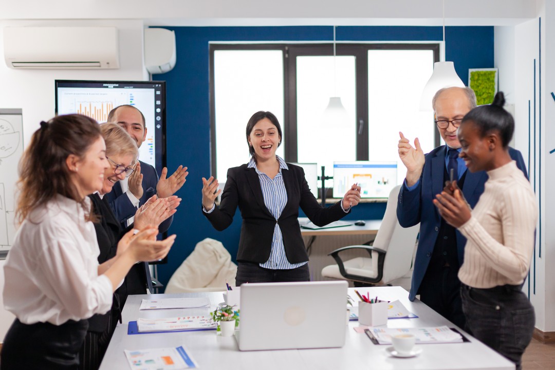 4 Ways to Start Recognizing Employees 4 Ways to Start Recognizing Employees