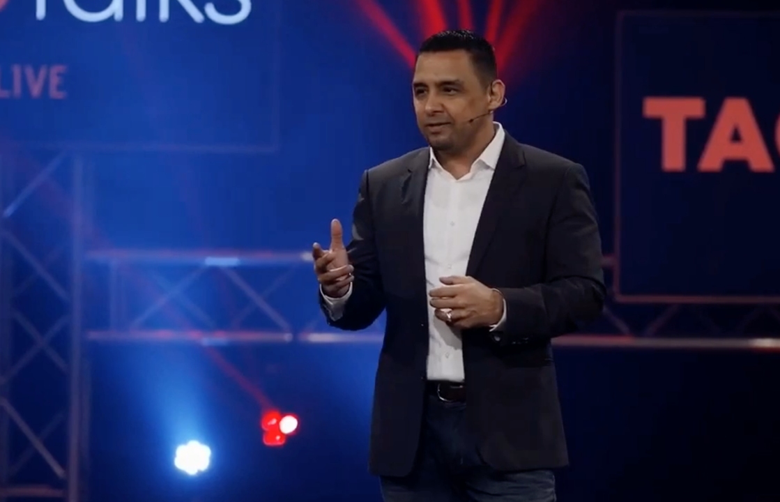 Master Public Speaking in 4 Simple Steps Master Public Speaking in 4 Simple Steps