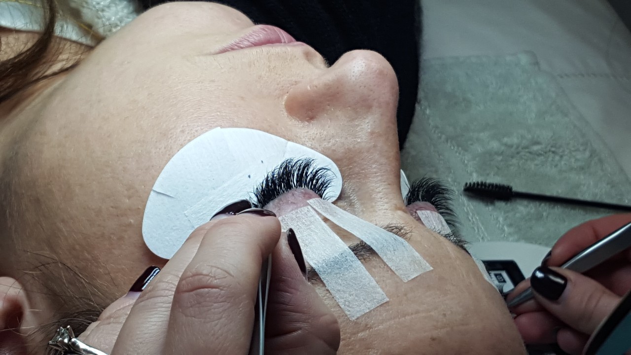 Unlocking Lash Beauty with Saline: The Natural Secret to Perfect Extensions Unlocking Lash Beauty with Saline: The Natural Secret to Perfect Extensions