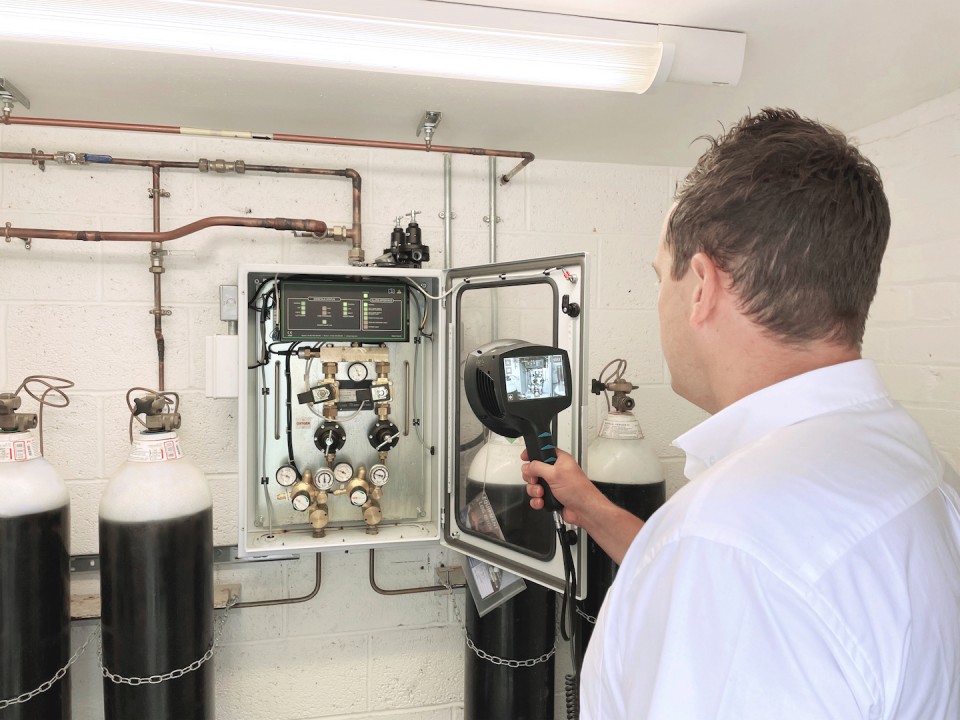 Reduce medical gas risks and costs with MedGasScan Reduce medical gas risks and costs with MedGasScan
