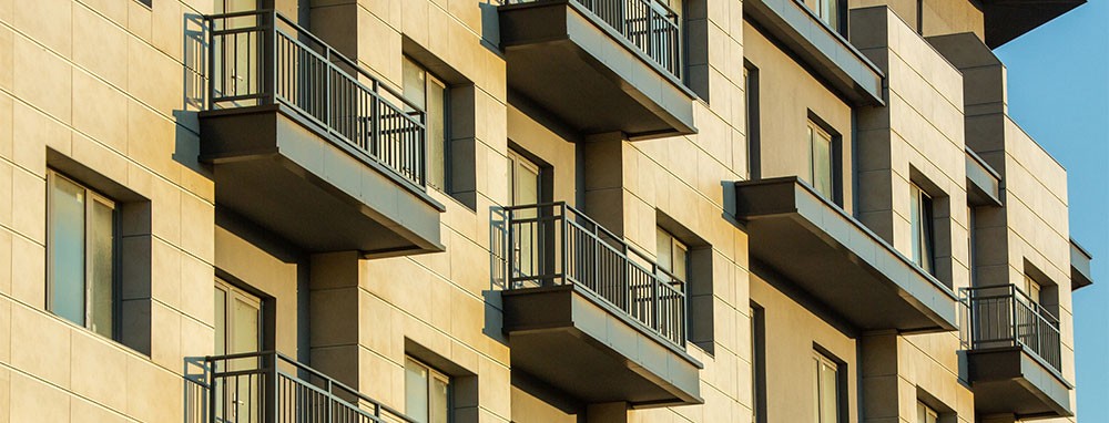 Advantages of hiring a relocation company to move to another country Advantages of hiring a relocation company to move to another country