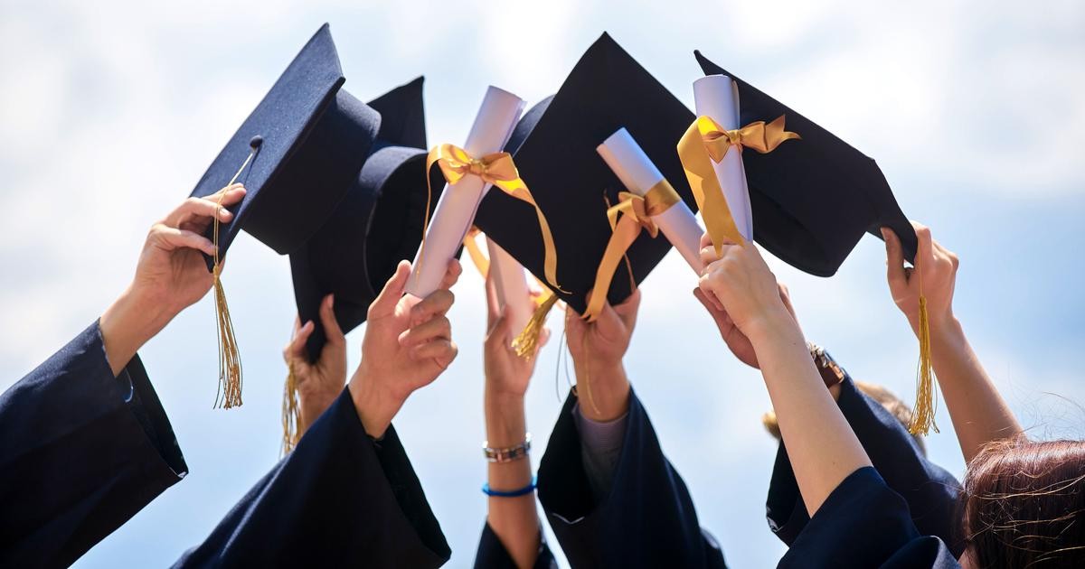 Navigating the Shifting Landscape of Higher Education Navigating the Shifting Landscape of Higher Education