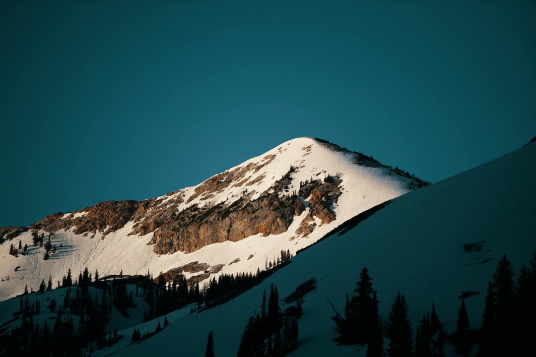 Optimizing AWS Lambda Cold Starts for High-Performance Applications Optimizing AWS Lambda Cold Starts for High-Performance Applications