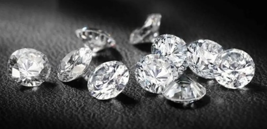 How Big is Your Diamond? Understanding Lab-Created Diamond Sizes How Big is Your Diamond? Understanding Lab-Created Diamond Sizes