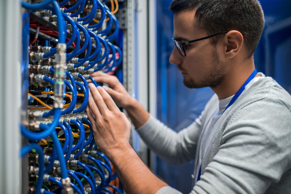 Data Center Cabling Standards and Best Practices Data Center Cabling Standards and Best Practices