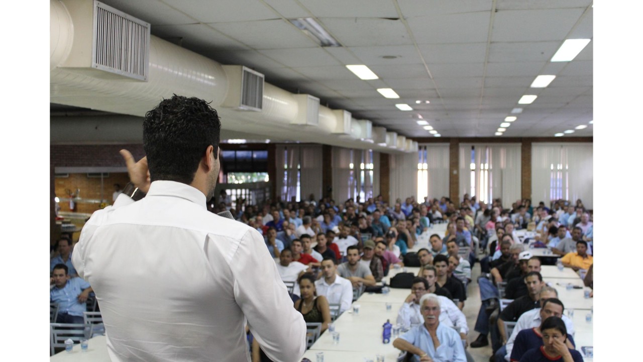 Effective Corporate Storytelling Effective Corporate Storytelling