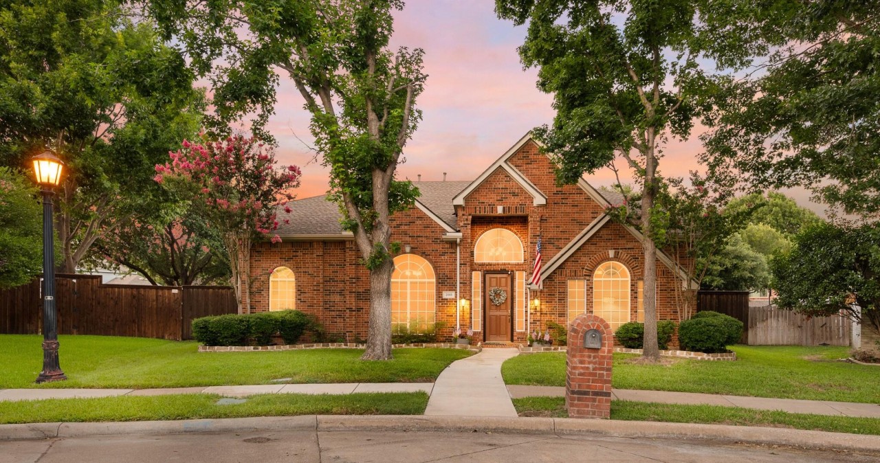 Just Sold! 2008 Marlow Court. Offered at $600,000. #mattdillrealestate Just Sold! 2008 Marlow Court. Offered at $600,000. #mattdillrealestate