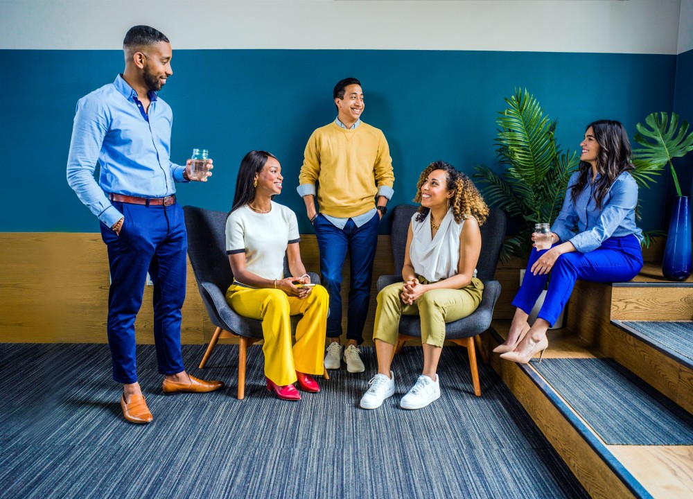 MANAGING DIFFERENT PERSONALITY TYPES MANAGING DIFFERENT PERSONALITY TYPES