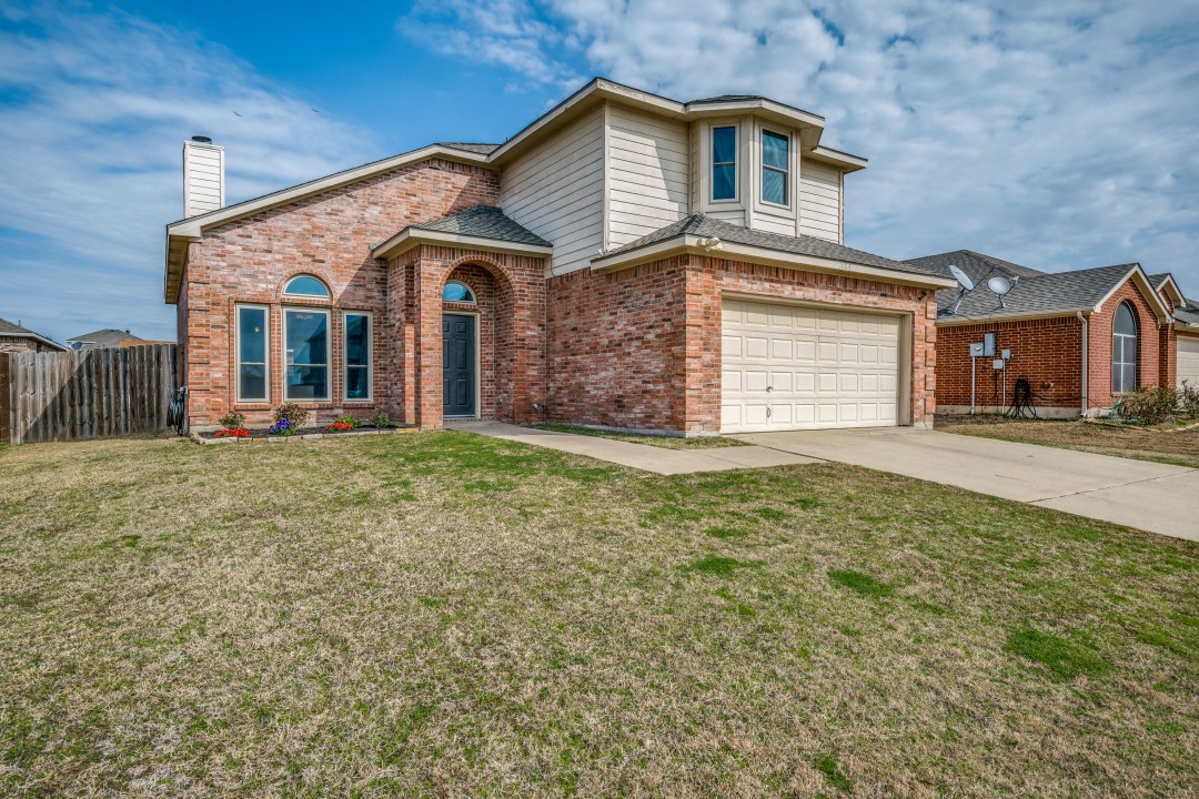 Just Sold! 2003 Ridgeview Court! Offered at $339,900. #mattdillrealestate Just Sold! 2003 Ridgeview Court! Offered at $339,900. #mattdillrealestate