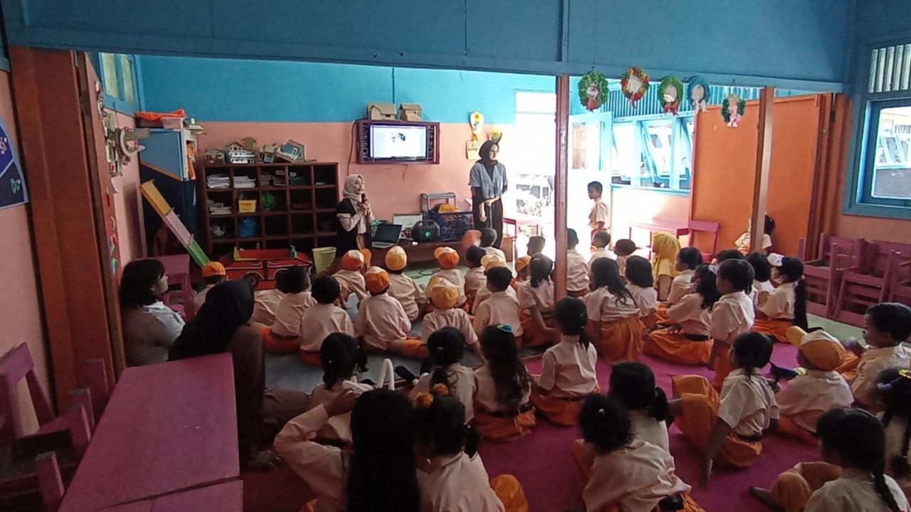 Peran Generasi Muda dalam Membangun Masyarakat yang Berdaya Peran Generasi Muda dalam Membangun Masyarakat yang Berdaya