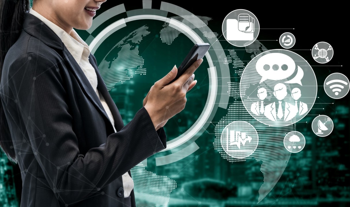 Personalization at Scale Balancing Automation and Individualization Personalization at Scale Balancing Automation and Individualization