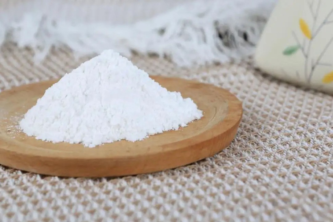 The difference between baking powder and yeast powder The difference between baking powder and yeast powder
