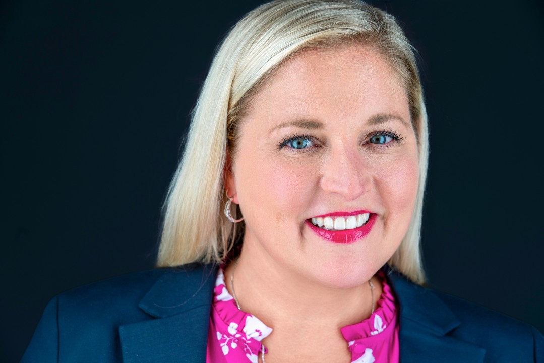 Unleash Your Inner Star: Mastering Poses for Your Cleveland Headshot Unleash Your Inner Star: Mastering Poses for Your Cleveland Headshot