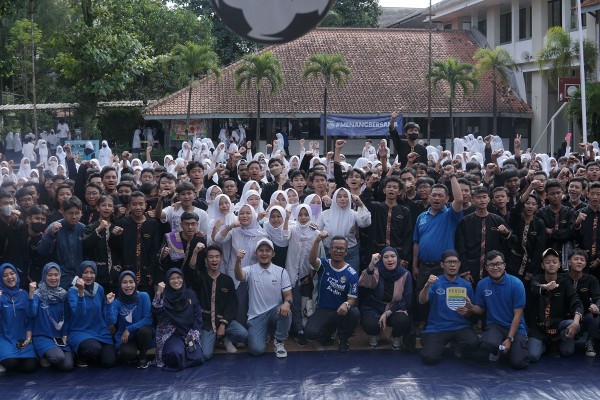 Melalui Program Goes to School, PERSIB Edukasi Para Pelajar dari SMKM ... Melalui Program Goes to School, PERSIB Edukasi Para Pelajar dari SMKM ...