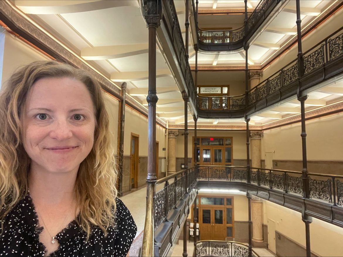 Nicole Larsen on LinkedIn: #cityhallselfie #milwaukee Nicole Larsen on LinkedIn: #cityhallselfie #milwaukee