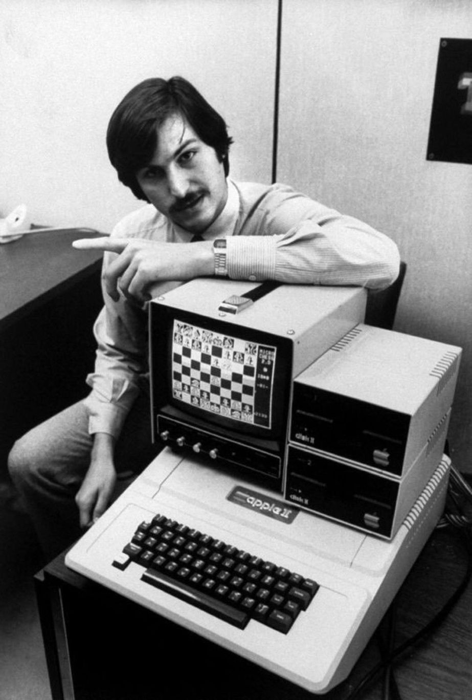 Bill Schacht on LinkedIn: On this day 1977, the Apple II was released ... Bill Schacht on LinkedIn: On this day 1977, the Apple II was released ...