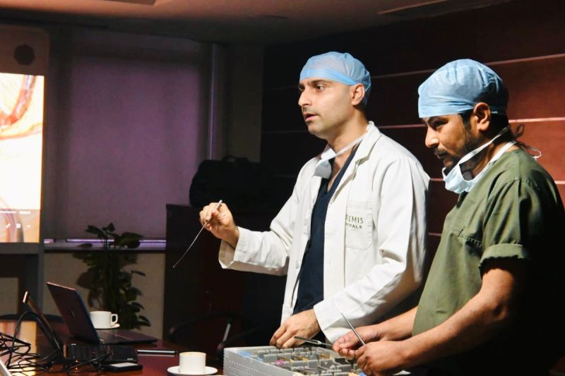 Varun Khanna on LinkedIn: #drhiteshgarg #drhimanshutyagi #sawbone # ... Varun Khanna on LinkedIn: #drhiteshgarg #drhimanshutyagi #sawbone # ...