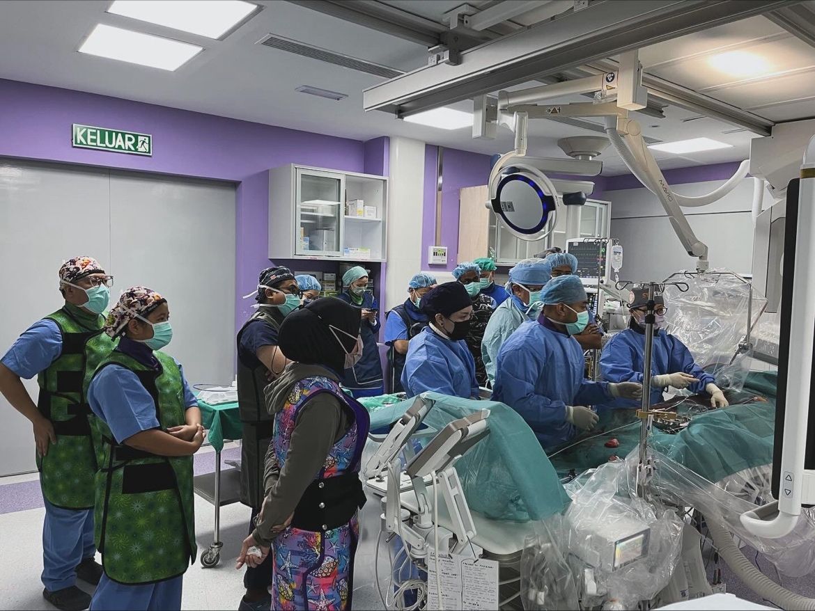 Adli Azam Mohammad Razi on LinkedIn: Medtronic Evolut TAVR case ... Adli Azam Mohammad Razi on LinkedIn: Medtronic Evolut TAVR case ...