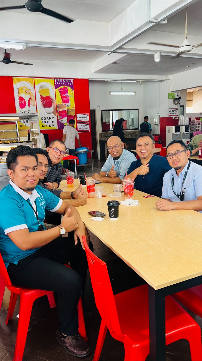 Ahmad Firdaus Mahmod on LinkedIn: Makan tengahari bersama Tuan Zahari ... Ahmad Firdaus Mahmod on LinkedIn: Makan tengahari bersama Tuan Zahari ...