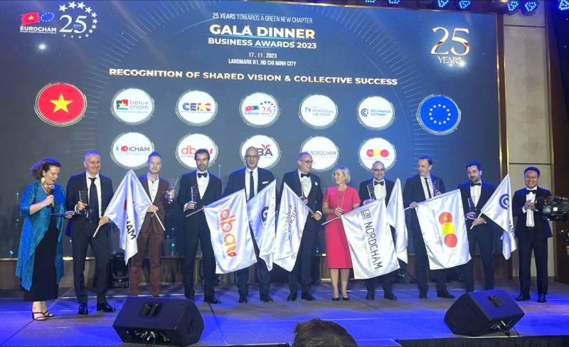 Michele D'Ercole on LinkedIn: EuroCham Vietnam 25th Anniversary Gala ... Michele D'Ercole on LinkedIn: EuroCham Vietnam 25th Anniversary Gala ...
