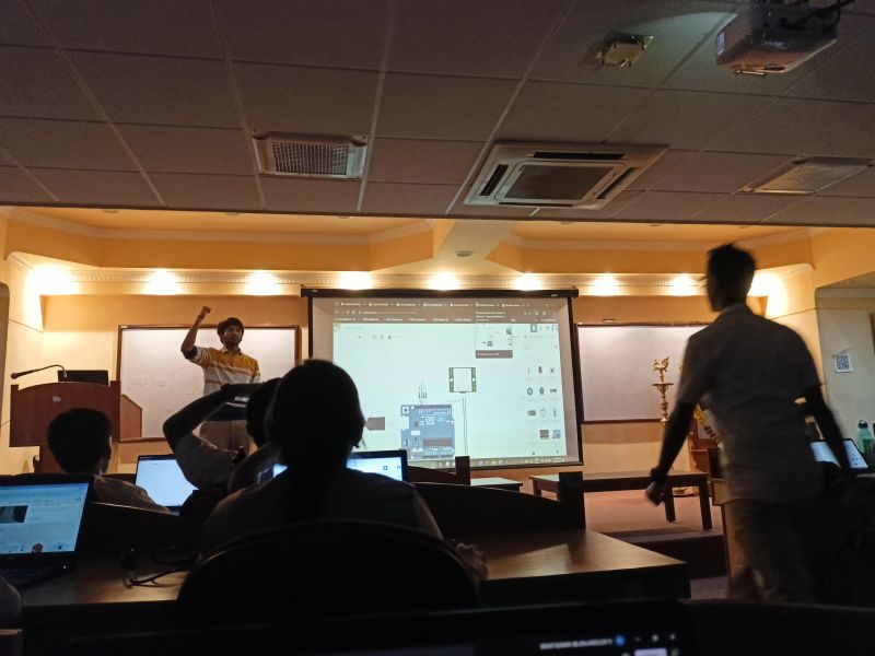 Rohit Kumar on LinkedIn: #tinkercad #tinkering #arduino #arduinoprojects Rohit Kumar on LinkedIn: #tinkercad #tinkering #arduino #arduinoprojects