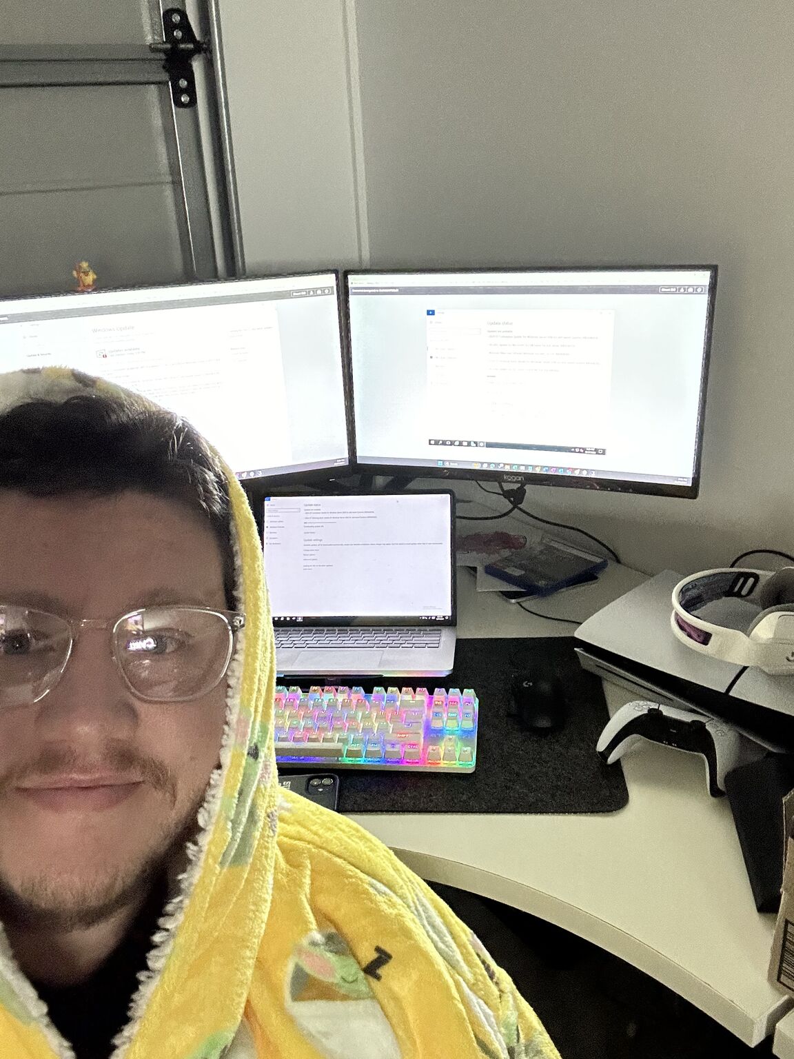 Andrew Delaney on LinkedIn: Being in I.T isn’t always glamorous! (Peep ... Andrew Delaney on LinkedIn: Being in I.T isn’t always glamorous! (Peep ...
