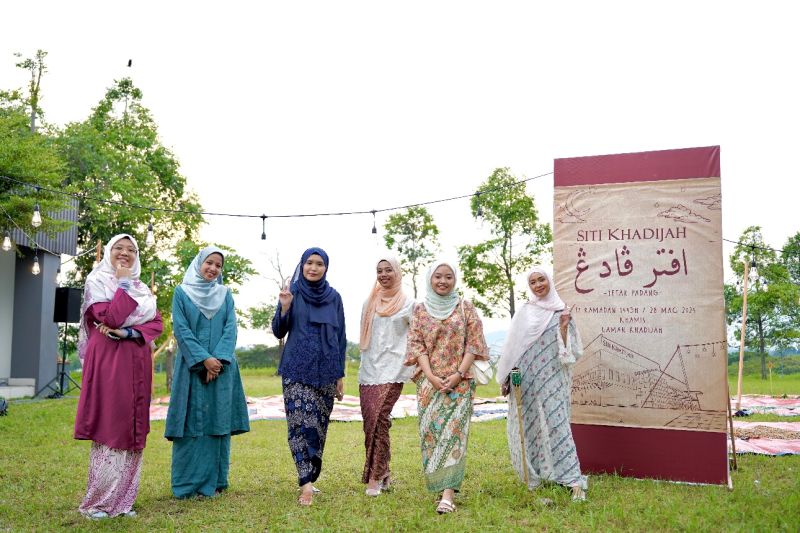 Siti Natrah Amirah on LinkedIn: Iftar Padang Siti Khadijah Group ... Siti Natrah Amirah on LinkedIn: Iftar Padang Siti Khadijah Group ...