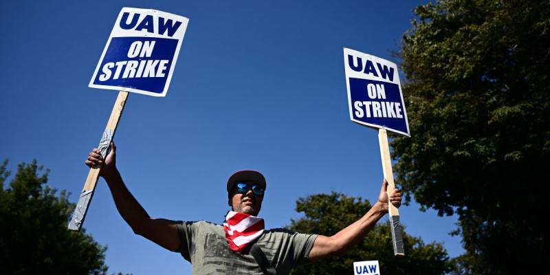 Malak Sedra, Eng, PMP, MBA on LinkedIn: Elon Musk warns UAW demands ... Malak Sedra, Eng, PMP, MBA on LinkedIn: Elon Musk warns UAW demands ...