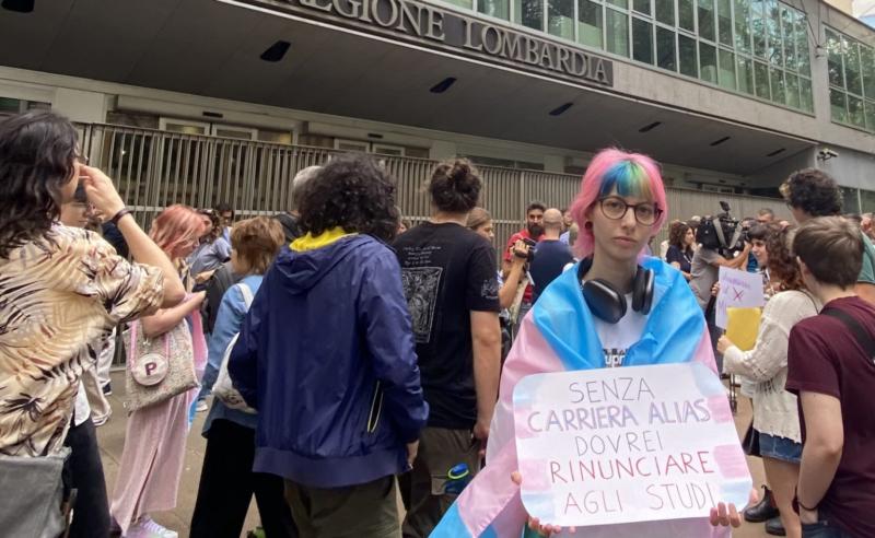 Berenice Scandone on LinkedIn: Una persona trans su due lascia la ... Berenice Scandone on LinkedIn: Una persona trans su due lascia la ...