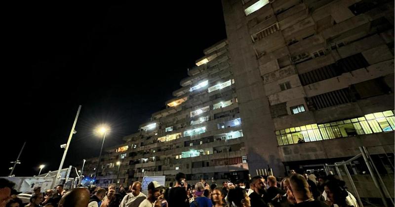 Roberto Tamagnini on LinkedIn: Scampia, crolla un ballatoio nella Vela ... Roberto Tamagnini on LinkedIn: Scampia, crolla un ballatoio nella Vela ...