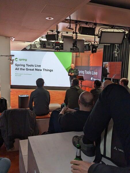 Yadu Krishnan on LinkedIn: Scala - An Introduction (en), Di., 7. Mai ... Yadu Krishnan on LinkedIn: Scala - An Introduction (en), Di., 7. Mai ...