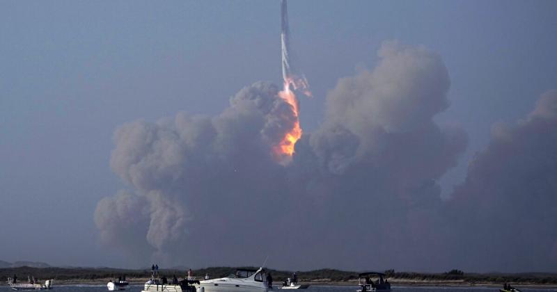 Abhishek Tripathi on LinkedIn: Massive Starship rocket explodes after ... Abhishek Tripathi on LinkedIn: Massive Starship rocket explodes after ...