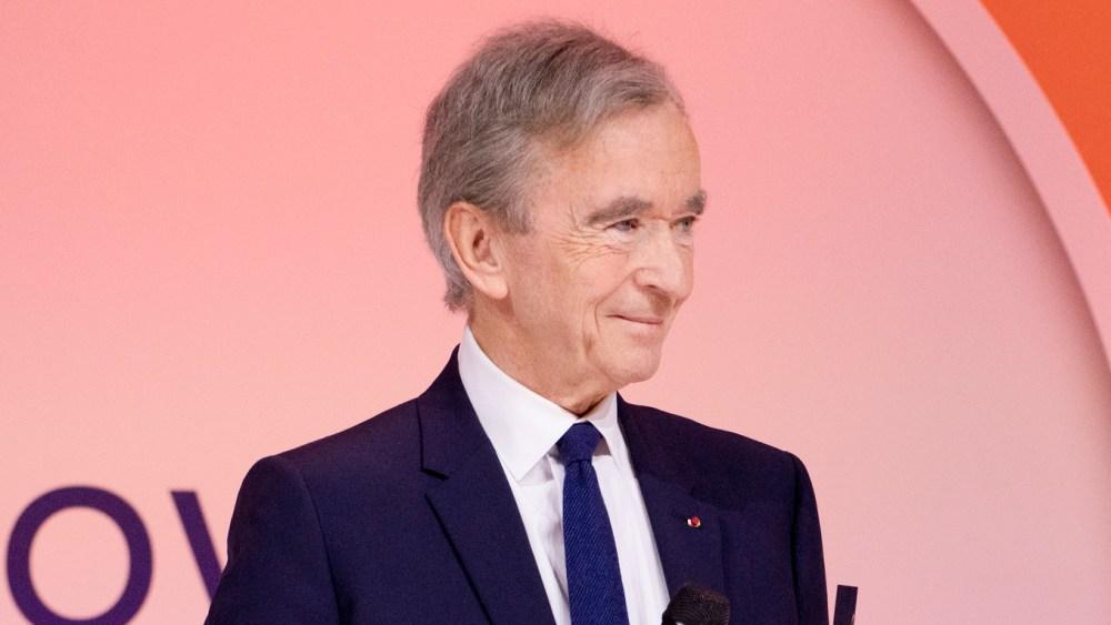 Tahar Ayadi on LinkedIn: Bernard Arnault Presents LVMH Innovation Award Tahar Ayadi on LinkedIn: Bernard Arnault Presents LVMH Innovation Award