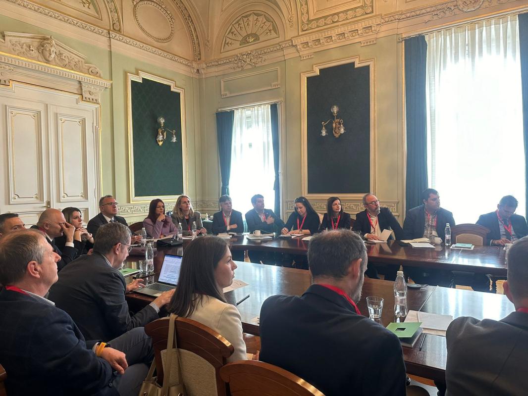 Haxhi Zeka University on LinkedIn: Delegacioni i Universitetit “Haxhi ... Haxhi Zeka University on LinkedIn: Delegacioni i Universitetit “Haxhi ...