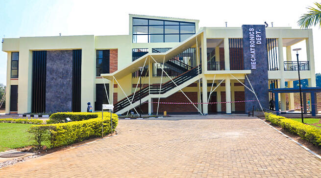 Hafunguwe ishami ry'amasomo rya Mechatronics n'inyubako yaryo nshya ... Hafunguwe ishami ry'amasomo rya Mechatronics n'inyubako yaryo nshya ...