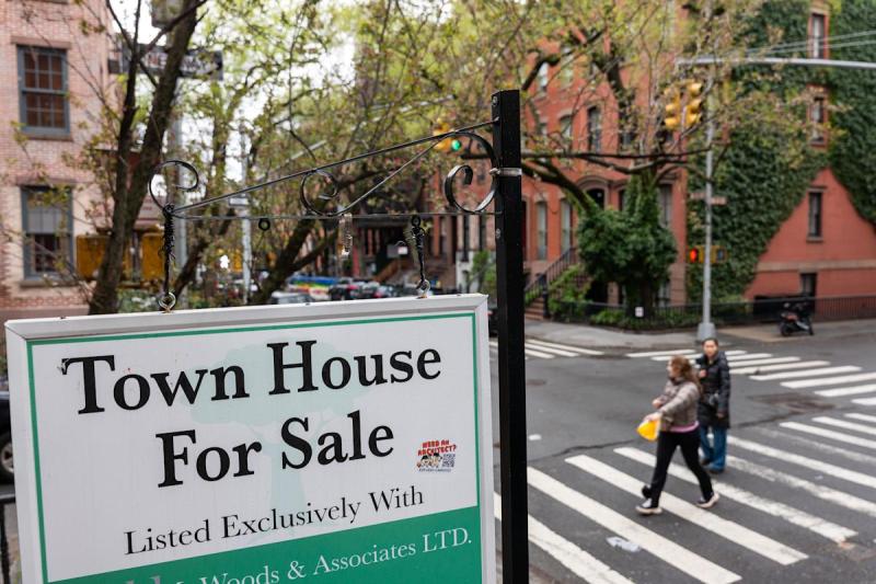 Mortgage rates surpass 7% while home prices show no signs of declining ... Mortgage rates surpass 7% while home prices show no signs of declining ...