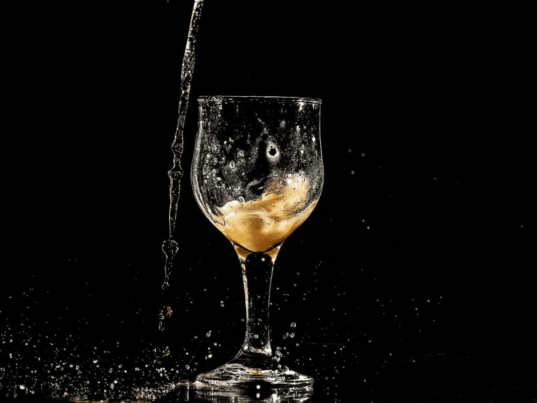 Joelle Baruzzi on LinkedIn: Ti prego smettila di ruotare quel bicchiere ... Joelle Baruzzi on LinkedIn: Ti prego smettila di ruotare quel bicchiere ...