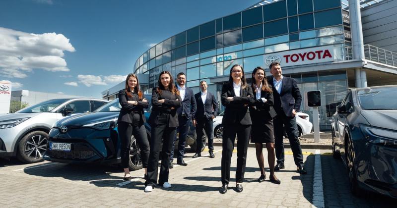 Flotowa Rewolucja dla Firm z Toyota Nowakowski: dlaczego warto kupić ... Flotowa Rewolucja dla Firm z Toyota Nowakowski: dlaczego warto kupić ...