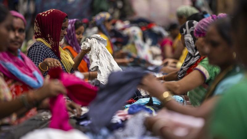 Safia Minney, MBE FRSA on LinkedIn: Nobody left behind: Why fashion ... Safia Minney, MBE FRSA on LinkedIn: Nobody left behind: Why fashion ...