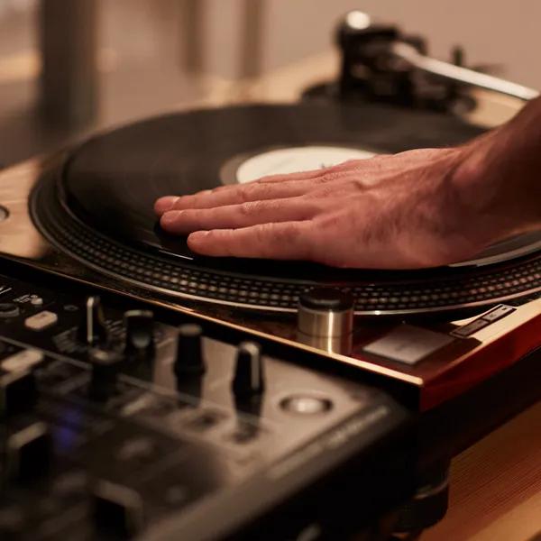 London Sound Academy on LinkedIn: Vinyl DJ Course | London | LSA DJ ... London Sound Academy on LinkedIn: Vinyl DJ Course | London | LSA DJ ...